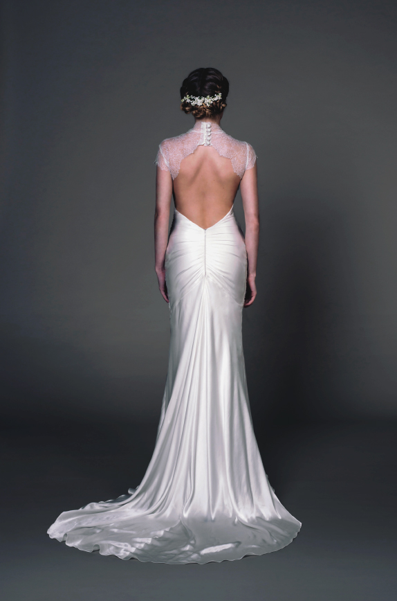 12 Backless Wedding Dresses To Suit Any Brides From The Romantic And ...